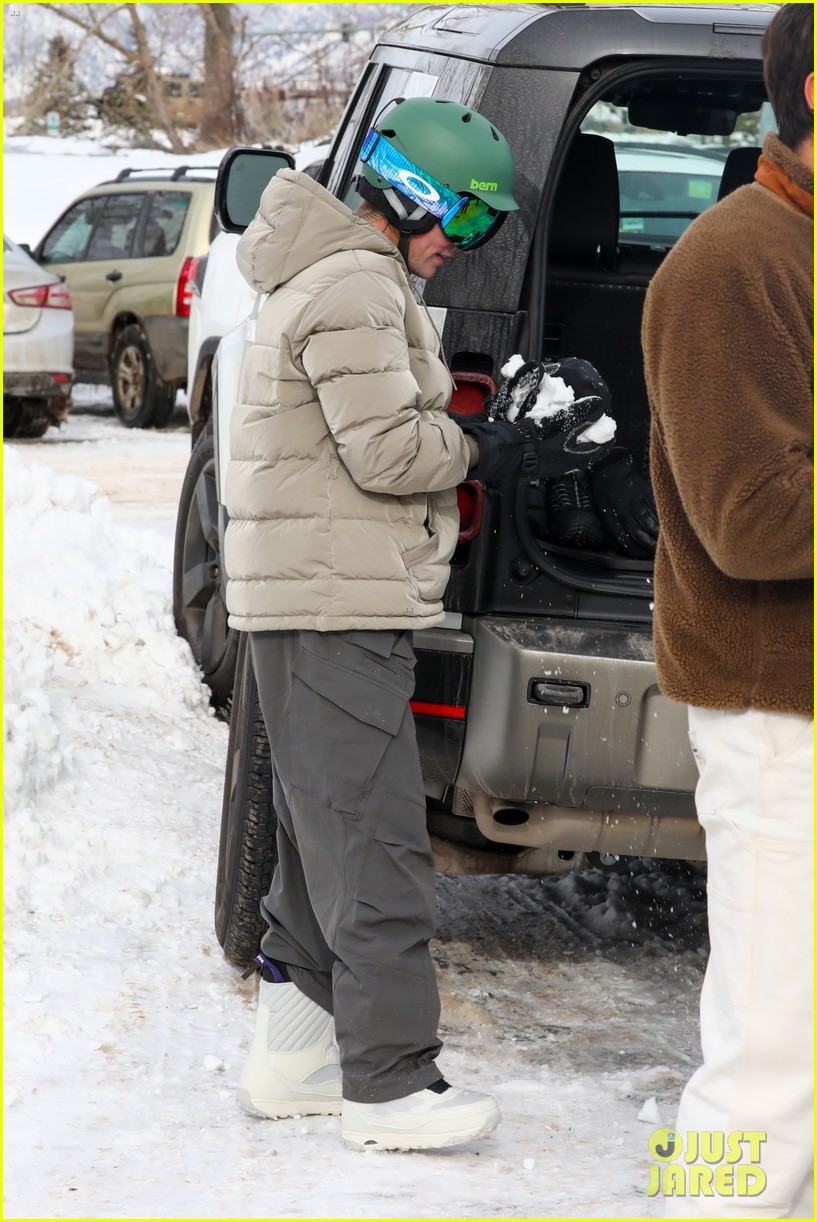 Justin Bieber & Kendall Jenner Hit the Slopes During Aspen Trip: Photo ...