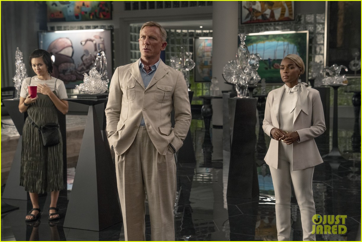 'Knives Out' Director Rian Johnson Says Third Film Will Take Place in ...