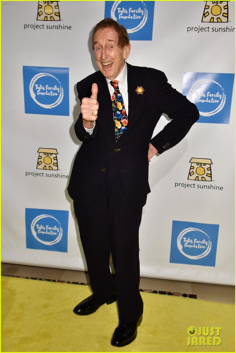 'Sesame Street' Star Bob McGrath Passes Away at 90: Photo 4866394 ...