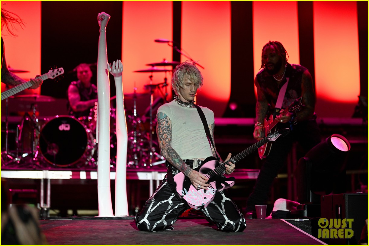 Megan Fox Wears Pink Fuzzy Bucket Hat To Machine Gun Kelly's Concert ...