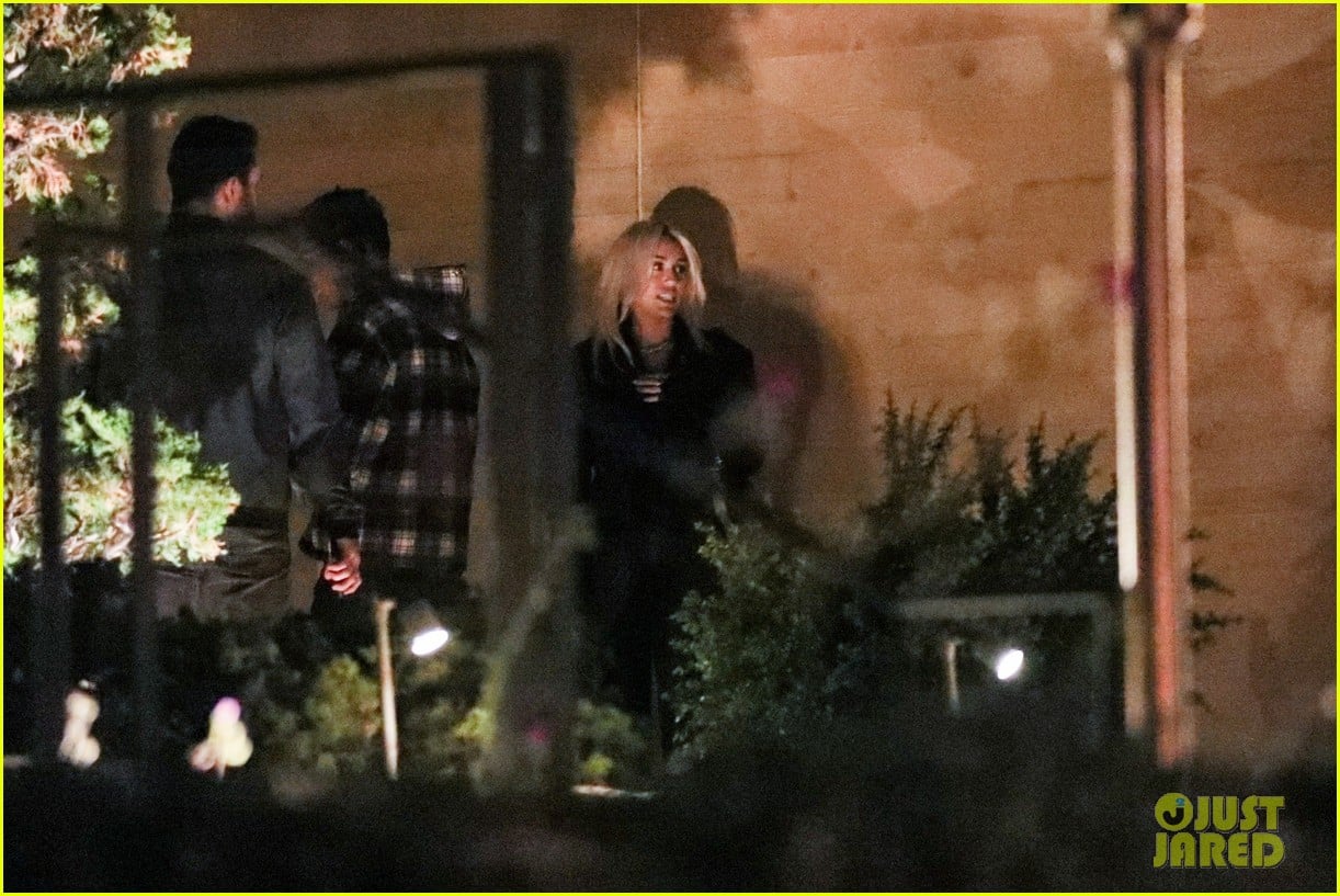 Miley Cyrus & Boyfriend Maxx Morando Grab Dinner with Friends at Nobu ...