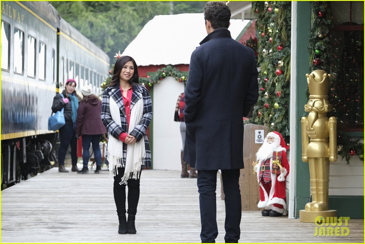 Liza Lapira Finds Herself In A Love Triangle With Neal Bledsoe & Nathan ...