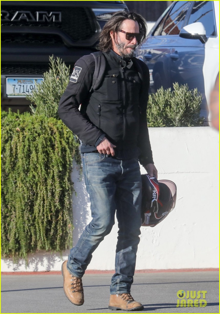 Keanu Reeves Rides His Motorcycle to Malibu to Do Some Holiday Shopping ...