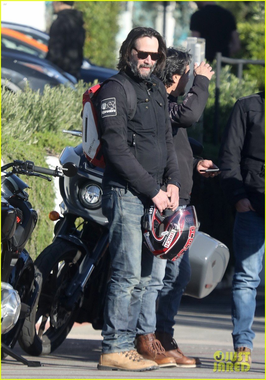 Keanu Reeves Rides His Motorcycle to Malibu to Do Some Holiday Shopping ...