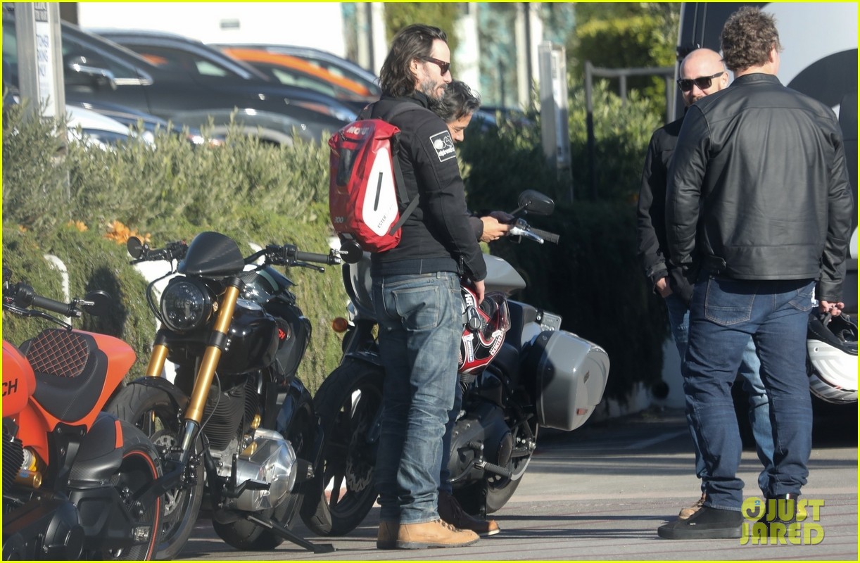 Keanu Reeves Rides His Motorcycle to Malibu to Do Some Holiday Shopping ...