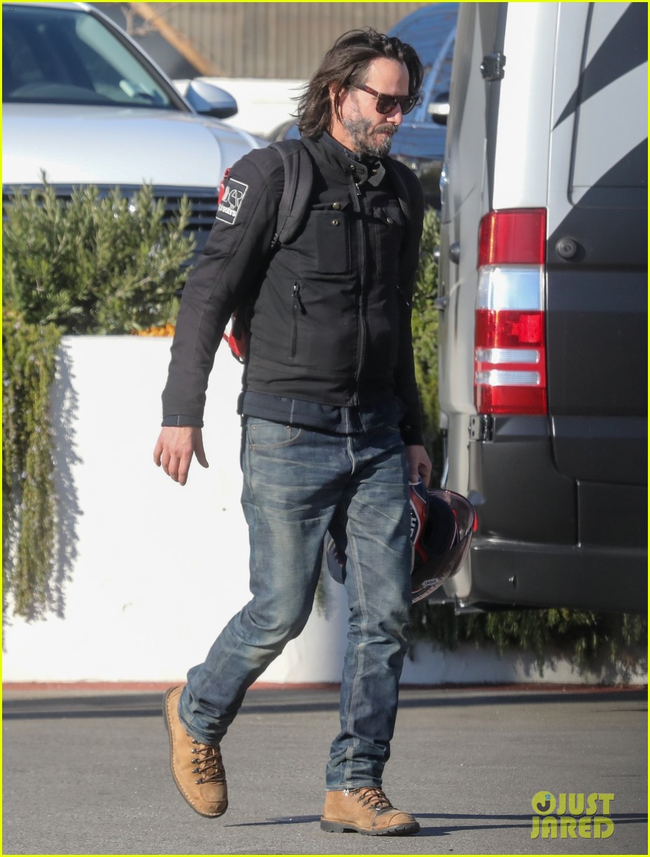 Keanu Reeves Rides His Motorcycle to Malibu to Do Some Holiday Shopping ...