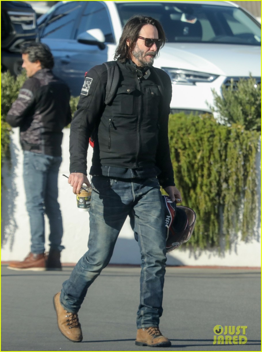 Keanu Reeves Rides His Motorcycle to Malibu to Do Some Holiday Shopping ...