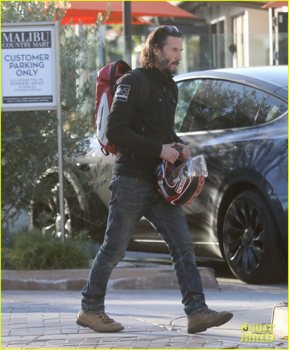 Keanu Reeves Rides His Motorcycle to Malibu to Do Some Holiday Shopping ...