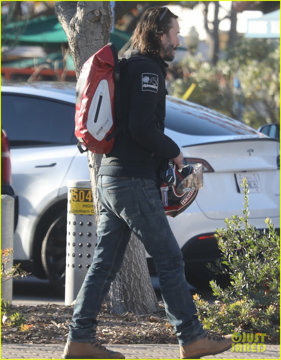 Keanu Reeves Rides His Motorcycle to Malibu to Do Some Holiday Shopping ...