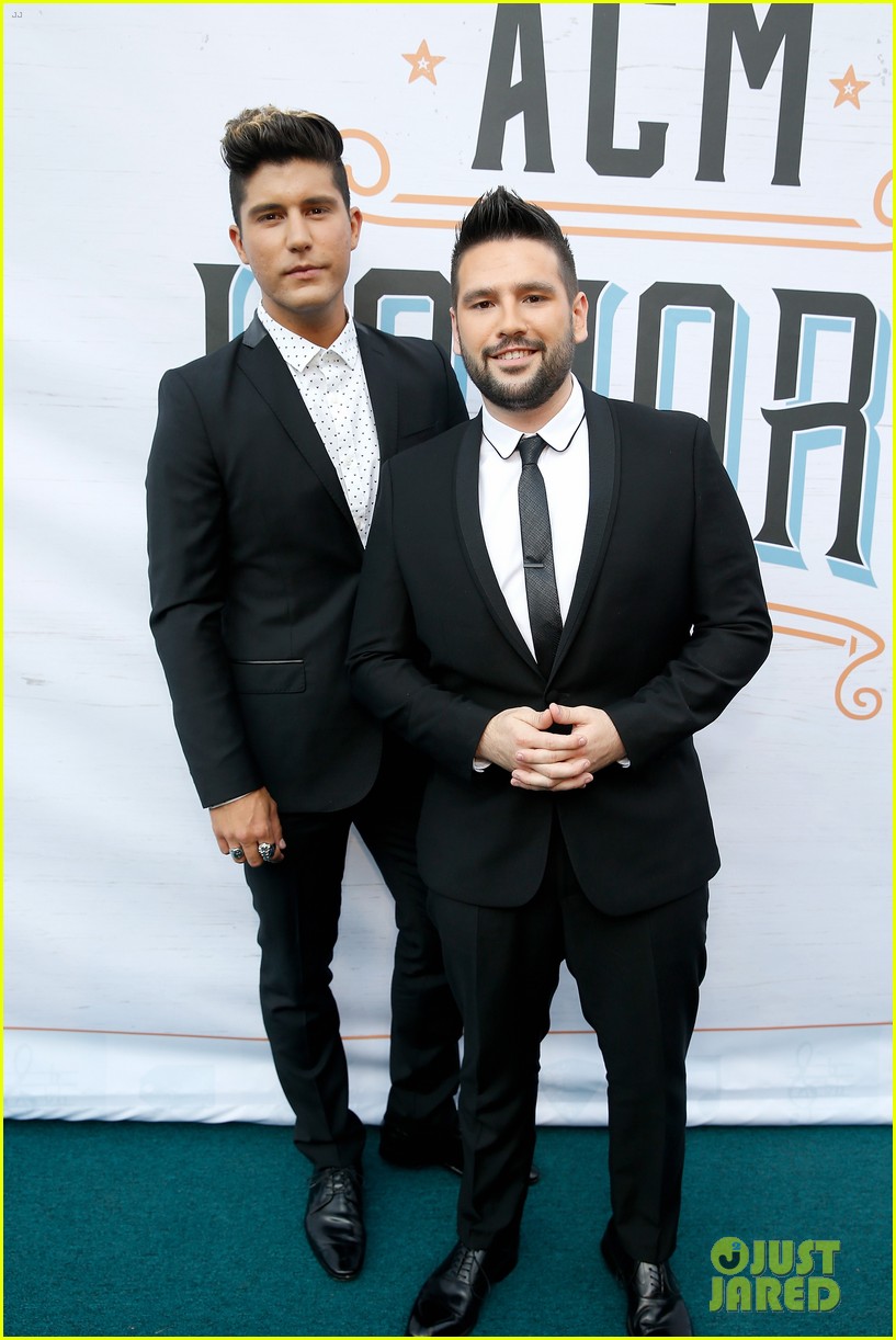 Shay Mooney Talks His Body Transformation & Not Recognizing Himself ...