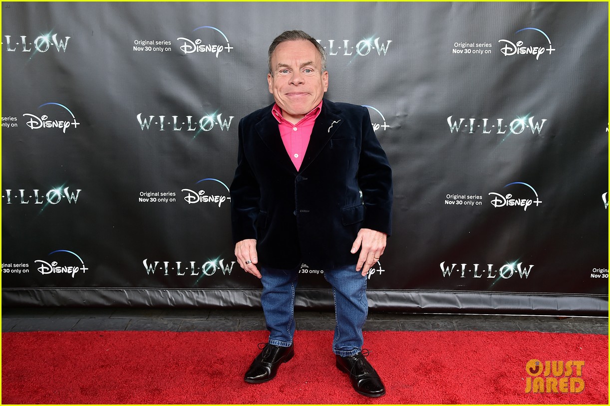 Warwick Davis Reflects on Grieving the Deaths of His First Two Children ...