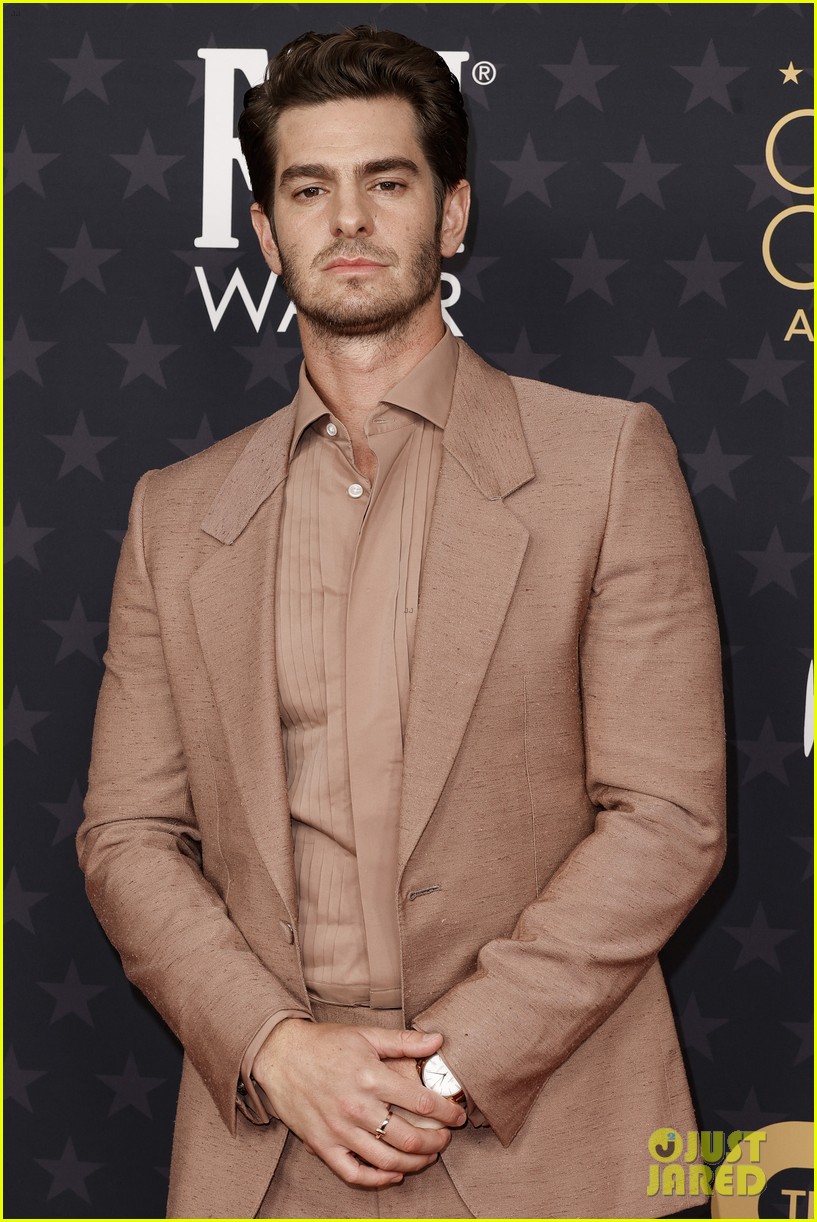 Andrew Garfield & Daisy Edgar-Jones Support 'Under the Banner of Heaven ...