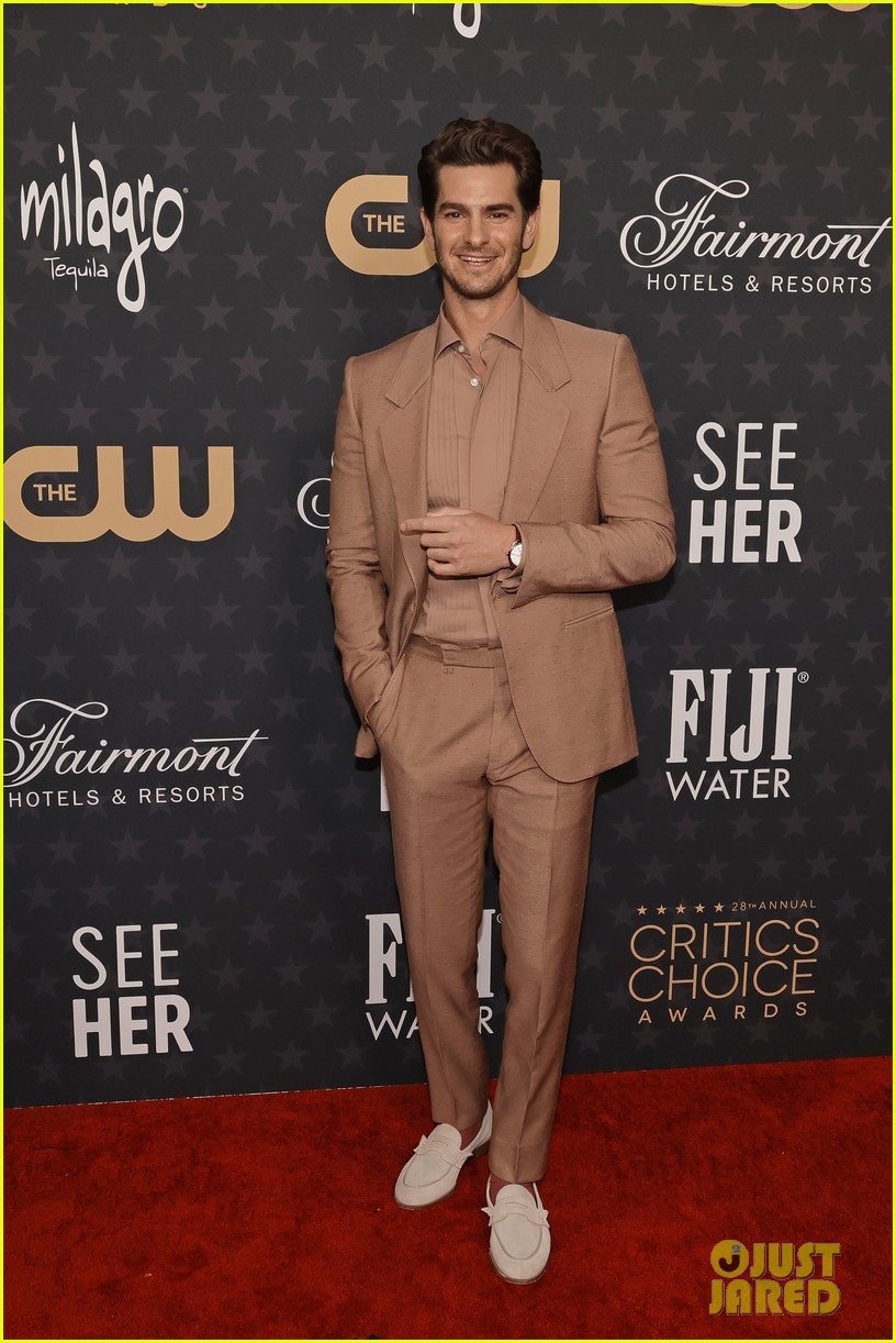 Andrew Garfield & Daisy Edgar-Jones Support 'Under the Banner of Heaven ...