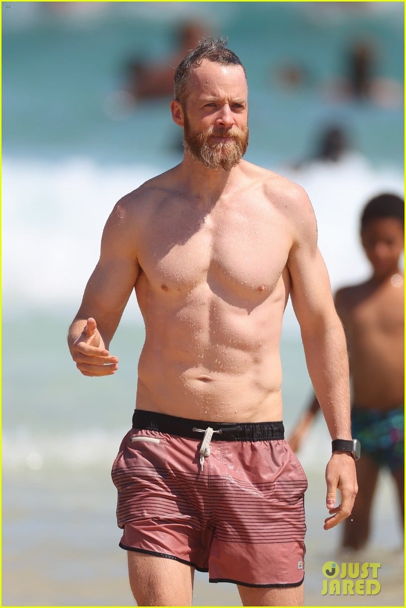 Photo: hamish blake shirtless beach day 53 | Photo 4880139 | Just Jared ...