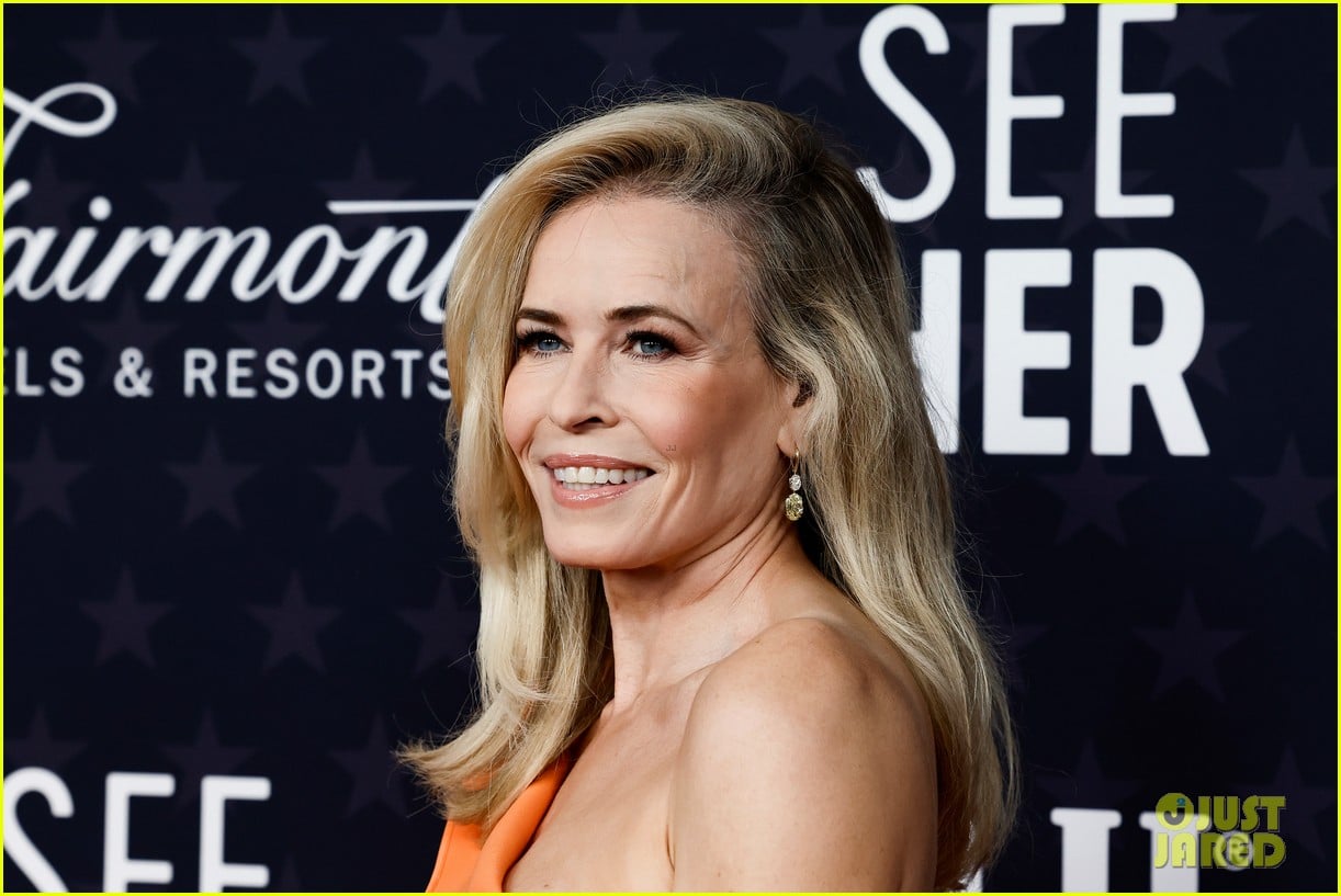 Host Chelsea Handler Walks Critics Choice Awards 2023 Red Carpet ...