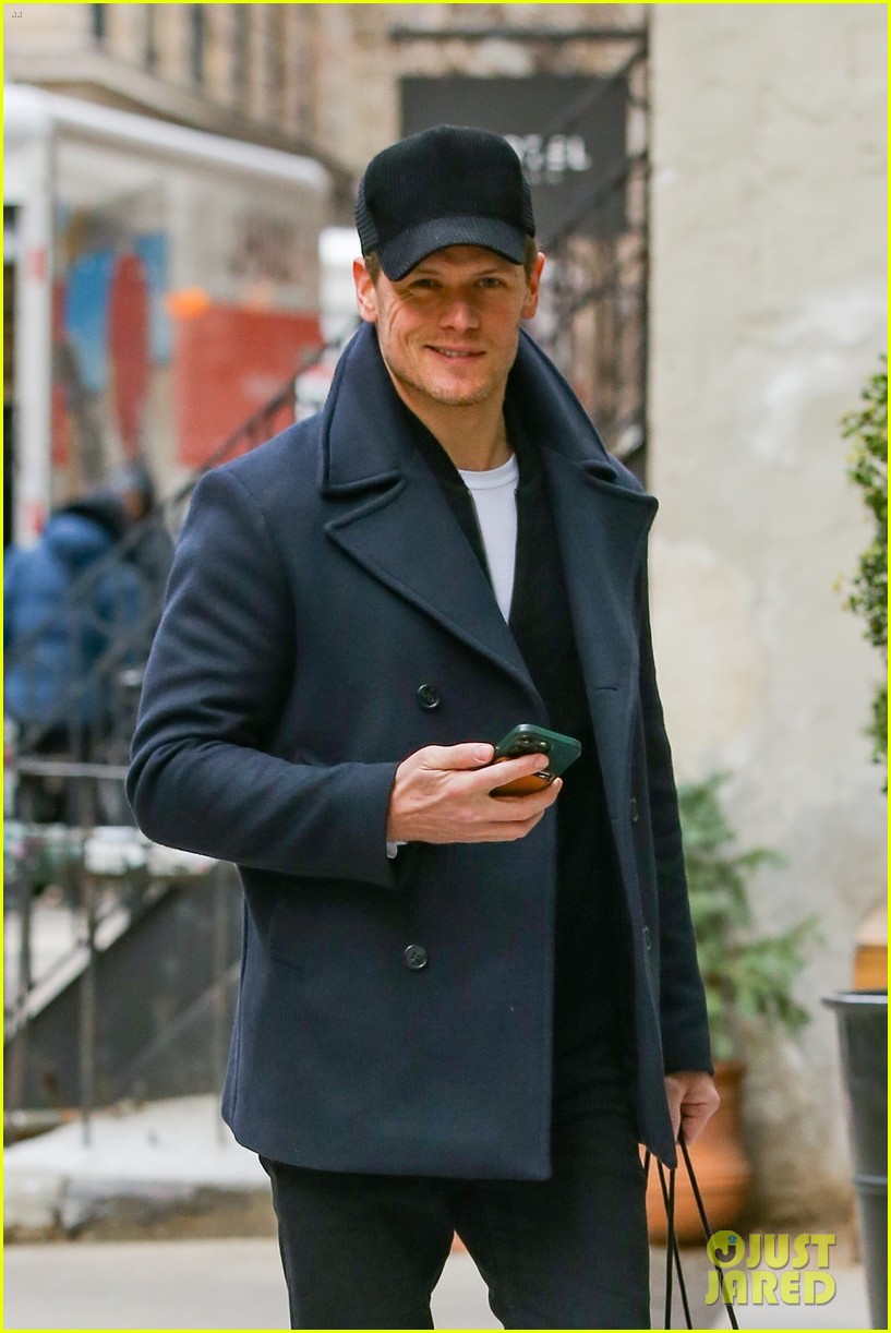 Sam Heughan Spends His Afternoon Shopping in NYC: Photo 4880421 ...