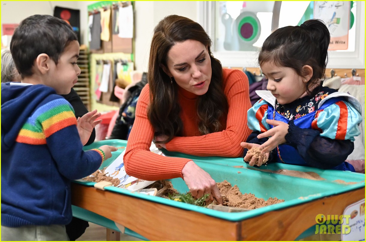 Kate Middleton Has Arts & Crafts Filled Day During Visit To School in London: Photo 4882576 ...