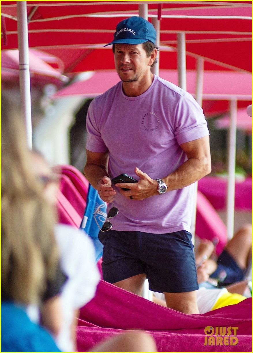 Mark Wahlberg Rings In 2023 With Another Day On the Beach: Photo ...
