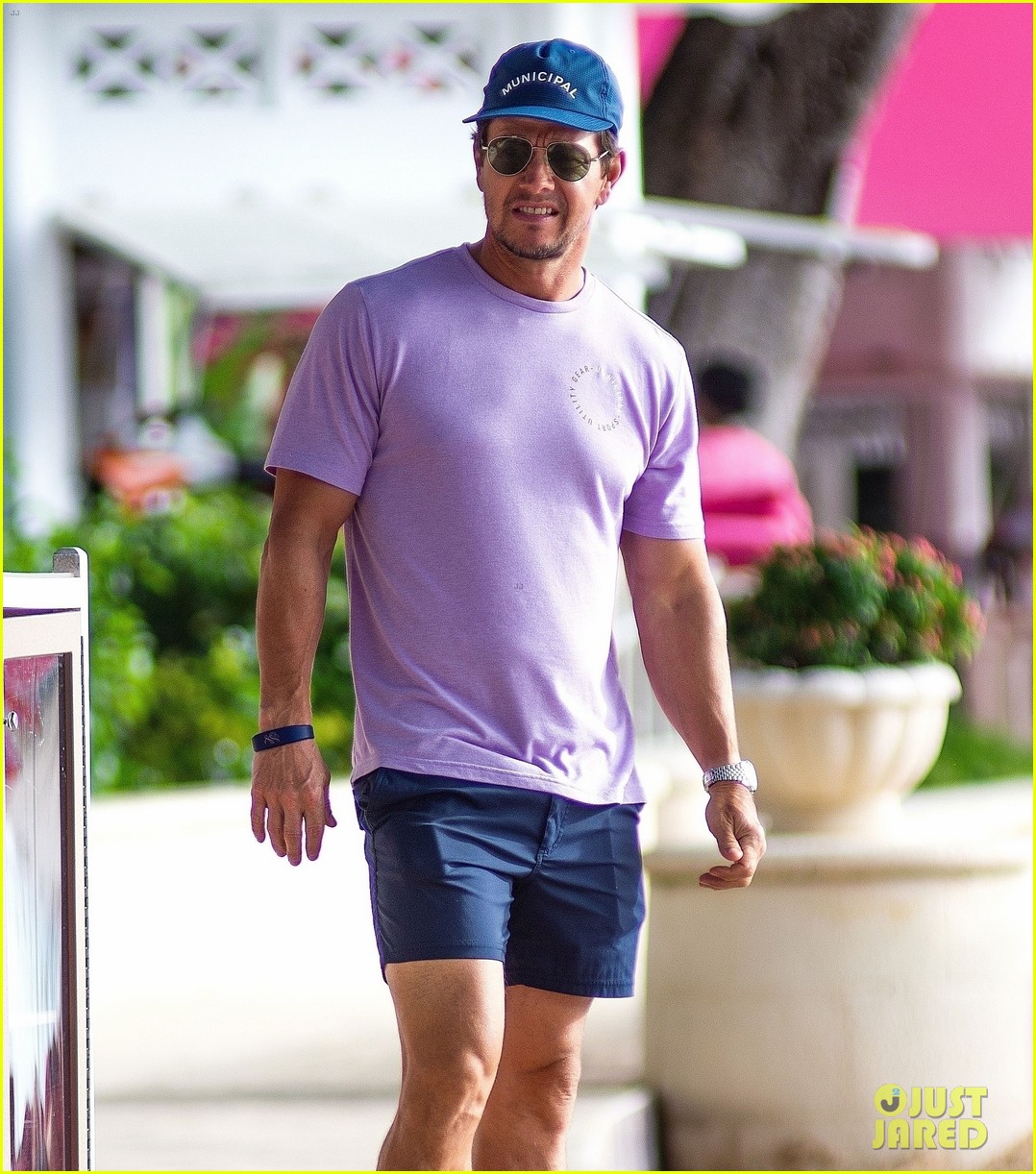 Mark Wahlberg Rings In 2023 With Another Day On the Beach: Photo ...