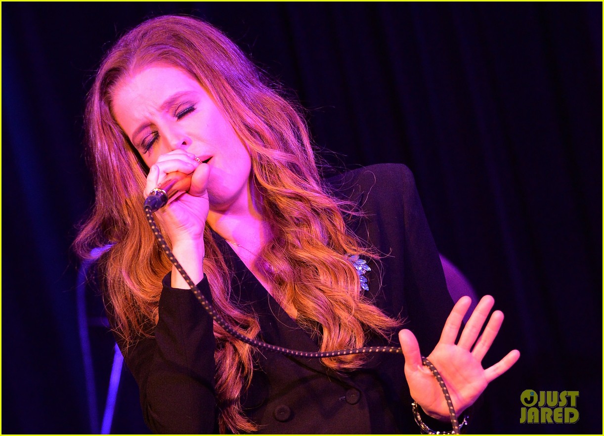 Lisa Marie Presley Suffers Possible Cardiac Arrest, Rushed to Hospital ...