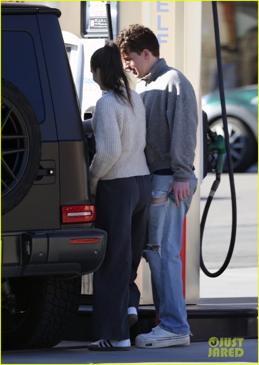 Charlie Puth Packs on PDA with Girlfriend Brooke Sansone During Gas ...