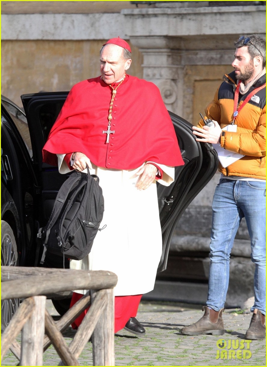 Ralph Fiennes Gets Into Character as Cardinal Lomeli on 'Conclave' Set ...