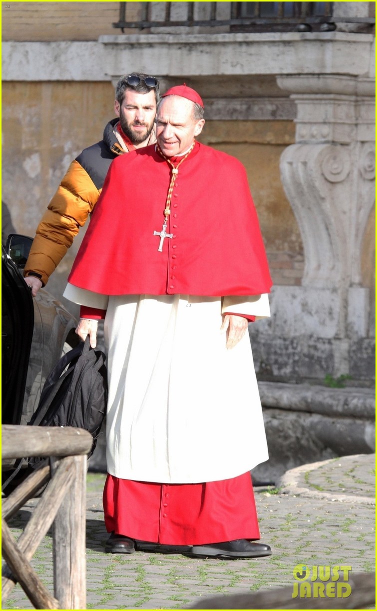 Ralph Fiennes Gets Into Character as Cardinal Lomeli on 'Conclave' Set ...