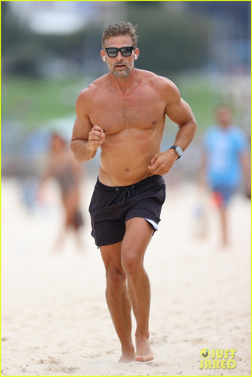 Australia's First Bachelor, Tim Robards, Looks So Fit at 40 - See New ...