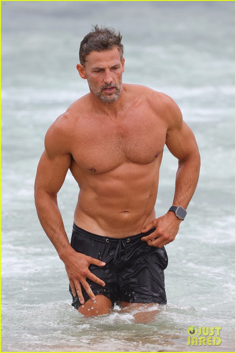 Australia's First Bachelor, Tim Robards, Looks So Fit at 40 - See New ...