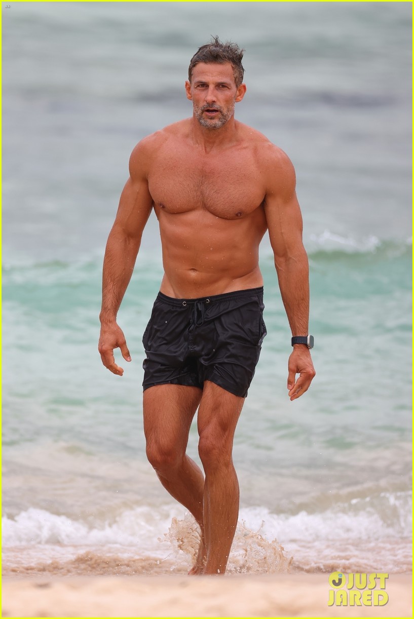 Australia's First Bachelor, Tim Robards, Looks So Fit at 40 - See New ...