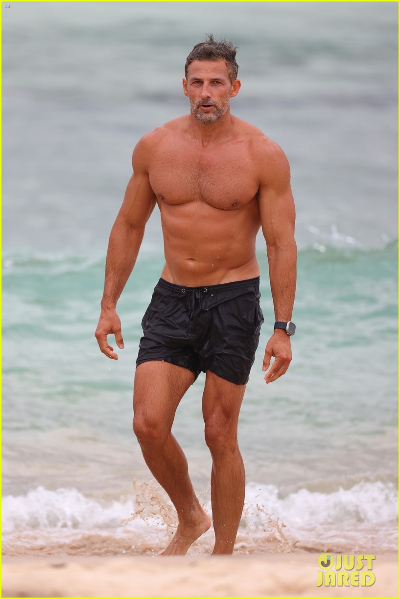 Australia's First Bachelor, Tim Robards, Looks So Fit at 40 - See New ...