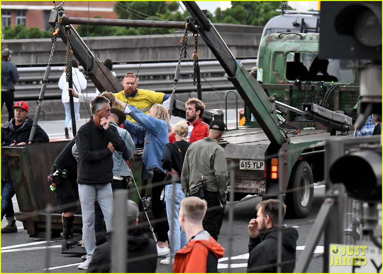Ryan Gosling Hangs on For Dear Life While Filming 'The Fall Guy' Stunt ...
