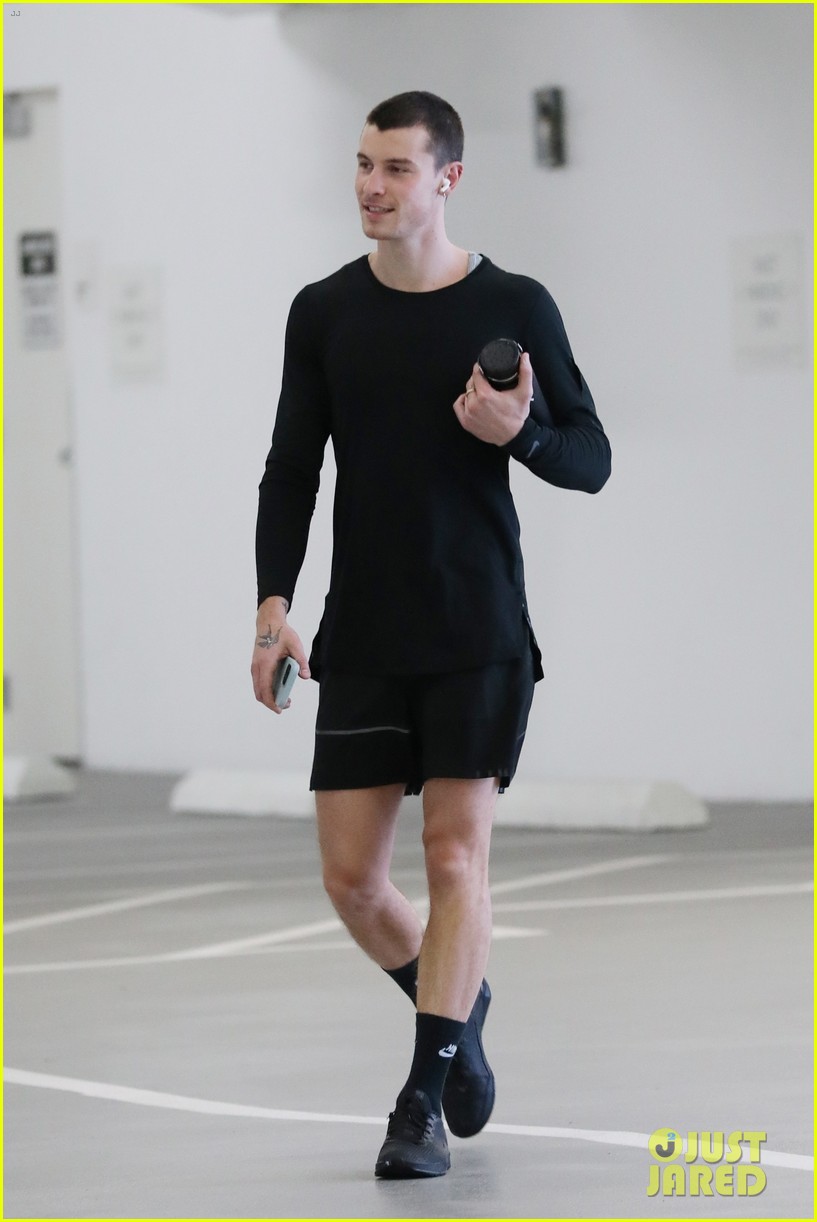 Shawn Mendes Shows Off His New Buzz Cut While Hitting the Gym: Photo ...