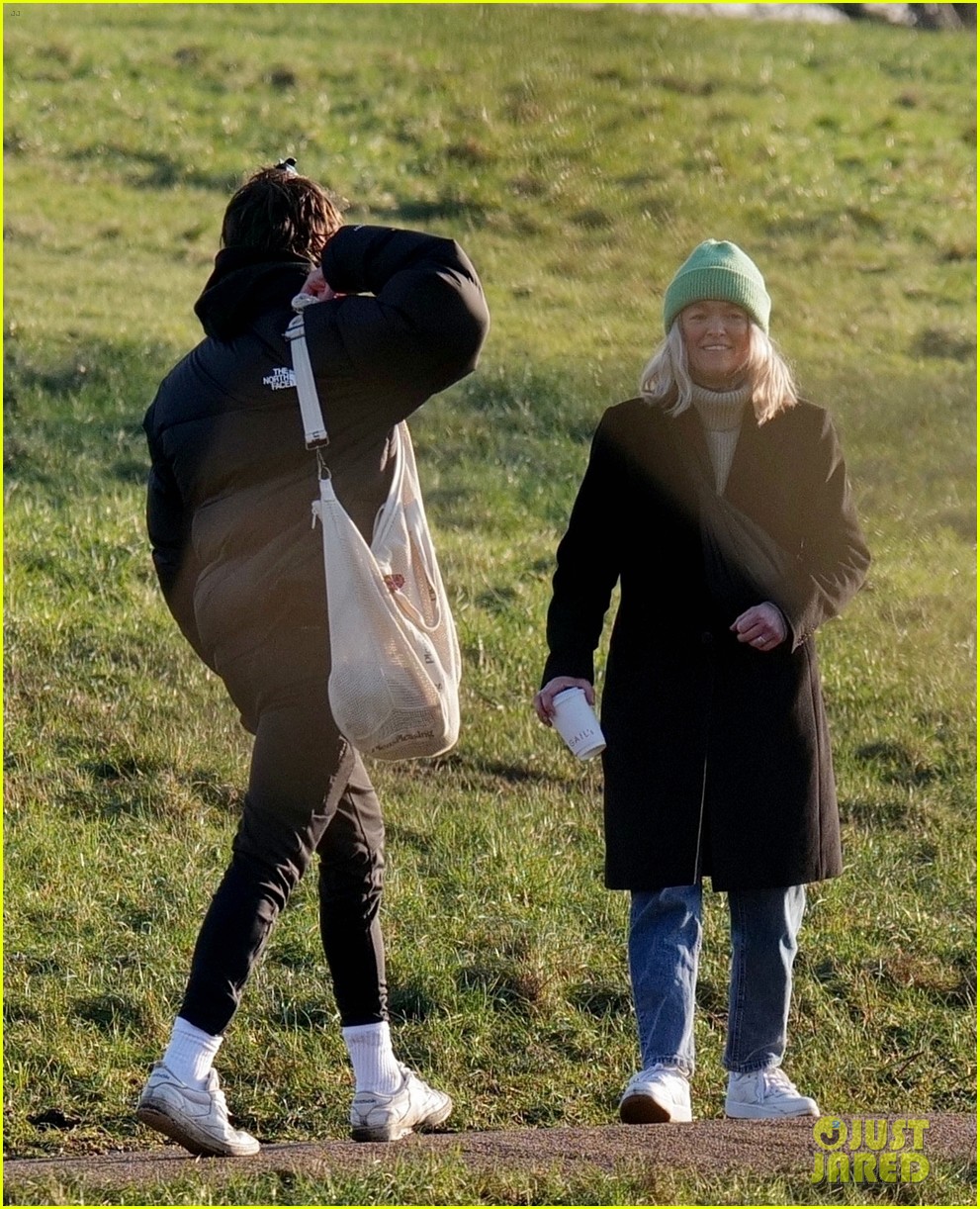 Harry Styles Spotted With a Longtime Friend During a Day Out in London ...