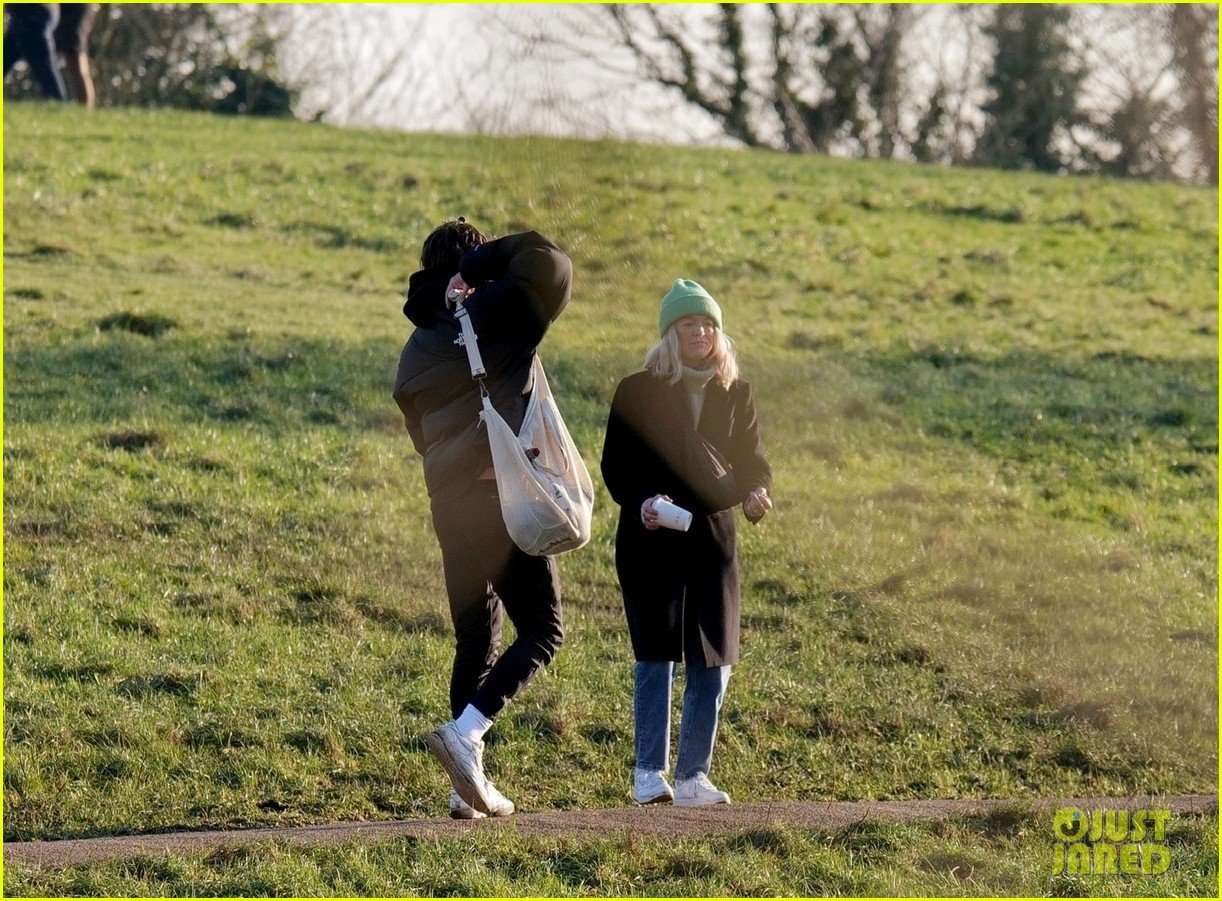 Harry Styles Spotted With a Longtime Friend During a Day Out in London ...