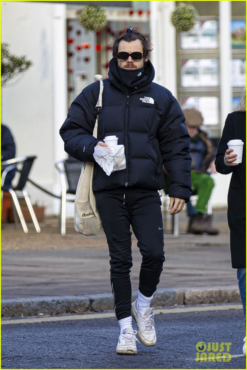 Harry Styles Spotted With a Longtime Friend During a Day Out in London ...