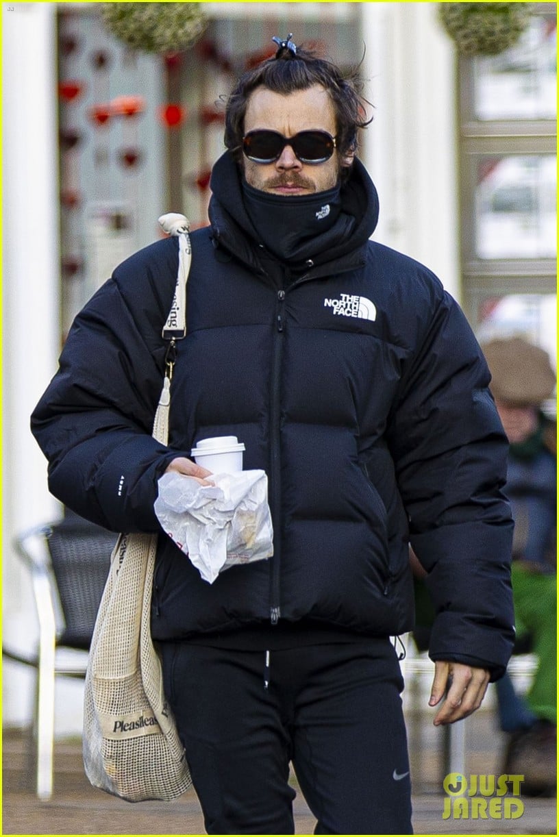 Harry Styles Spotted With a Longtime Friend During a Day Out in London ...