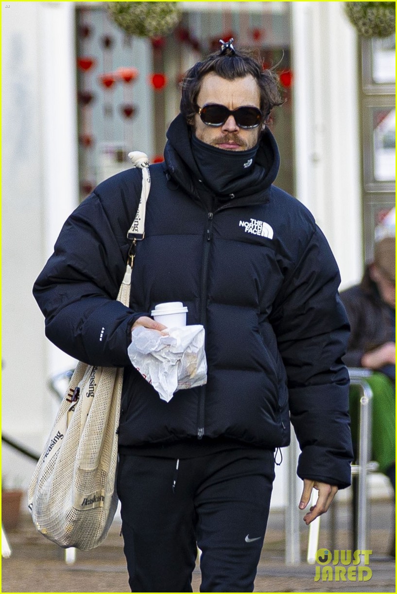 Harry Styles Spotted With a Longtime Friend During a Day Out in London ...