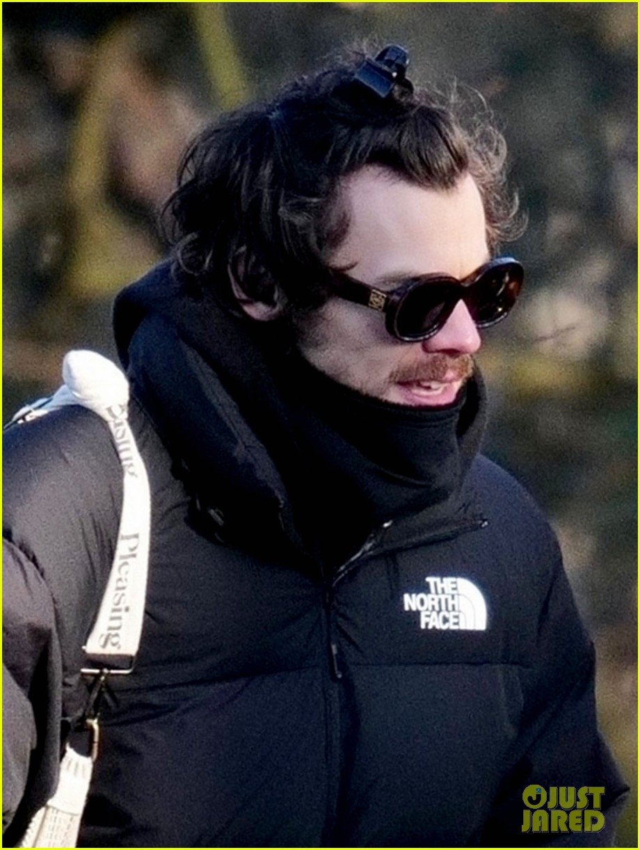 Harry Styles Spotted With a Longtime Friend During a Day Out in London ...