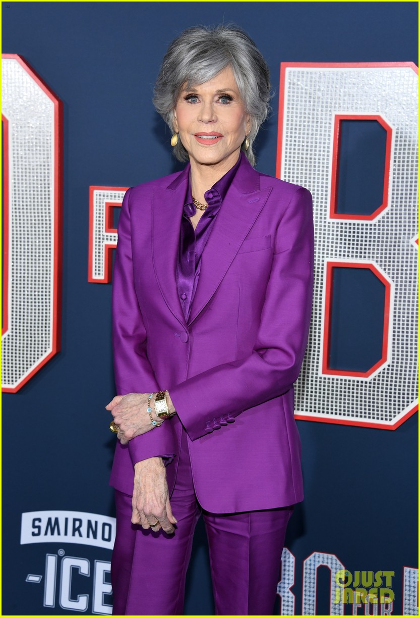 Tom Brady Towers Over Jane Fonda & Rita Moreno at '80 For Brady ...