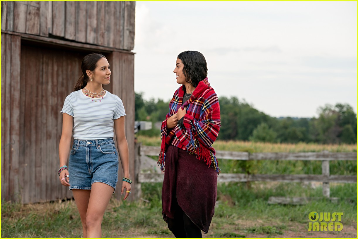 Andie MacDowell Opens Up About Playing a Younger Version of Herself For ...