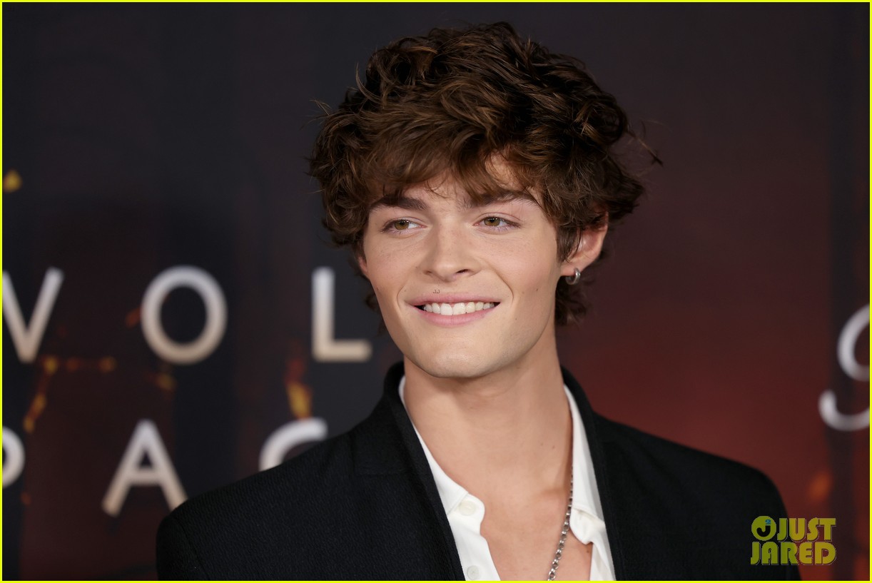 Rodrigo Santoro, Chase Liefeld, & More Step Out for 'Wolf Pack ...