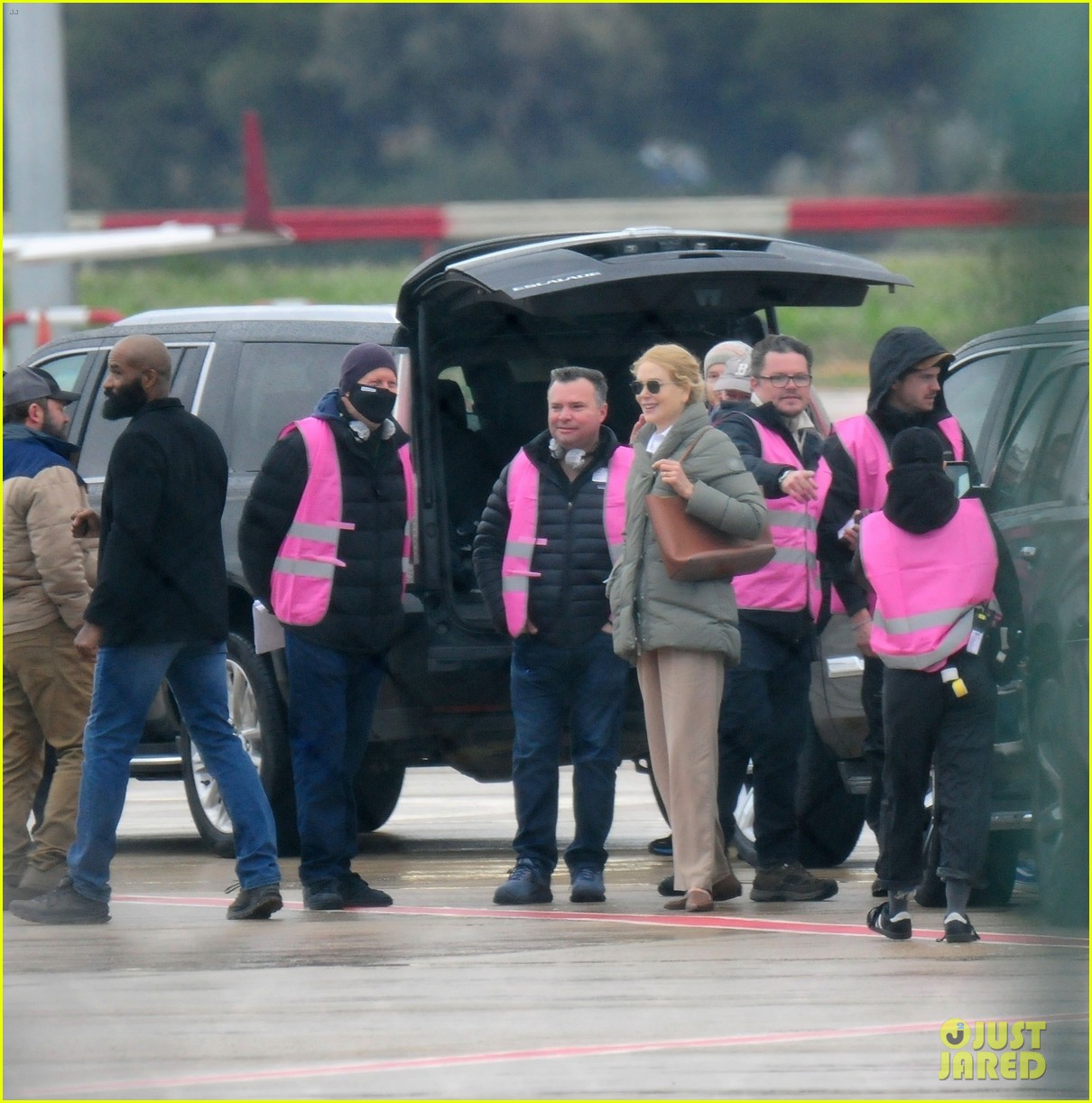 Nicole Kidman & Zoe Saldana Film Scenes for 'Lioness' at Airport in ...
