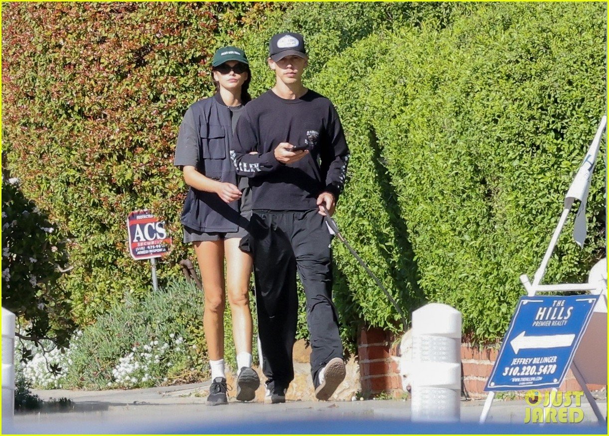 Austin Butler & Girlfriend Kaia Gerber go for a Stroll Days After Ex ...