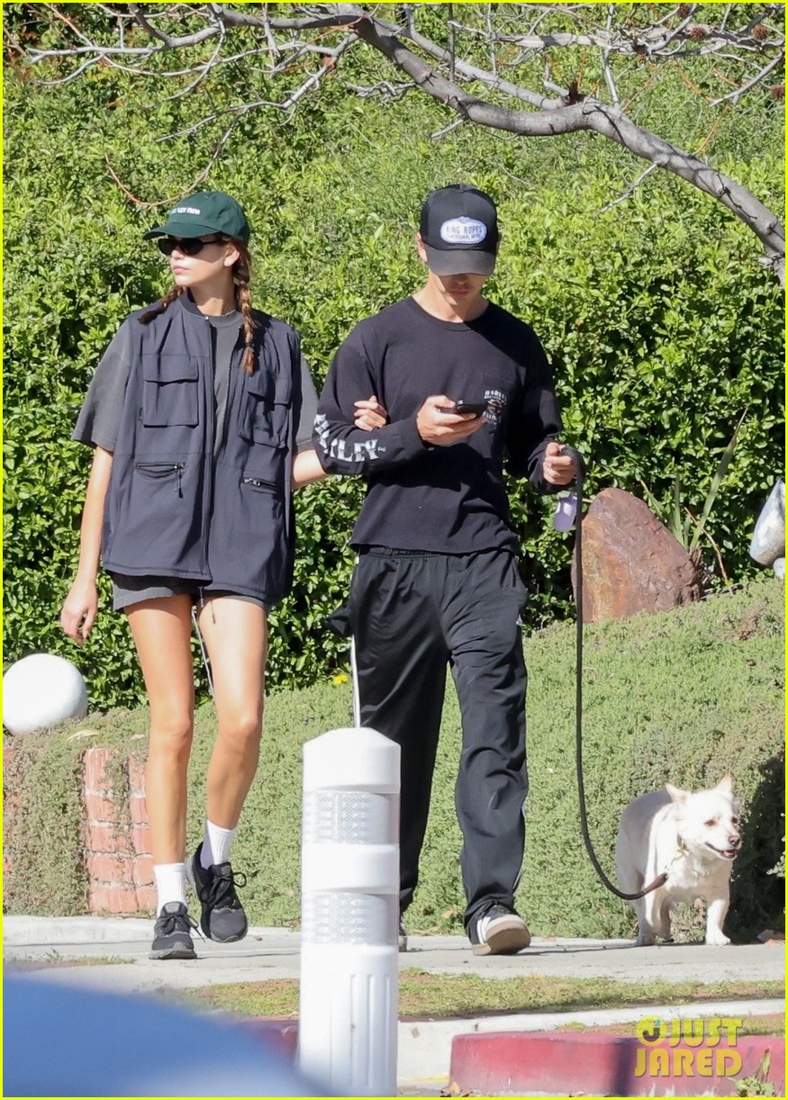 Austin Butler & Girlfriend Kaia Gerber go for a Stroll Days After Ex ...