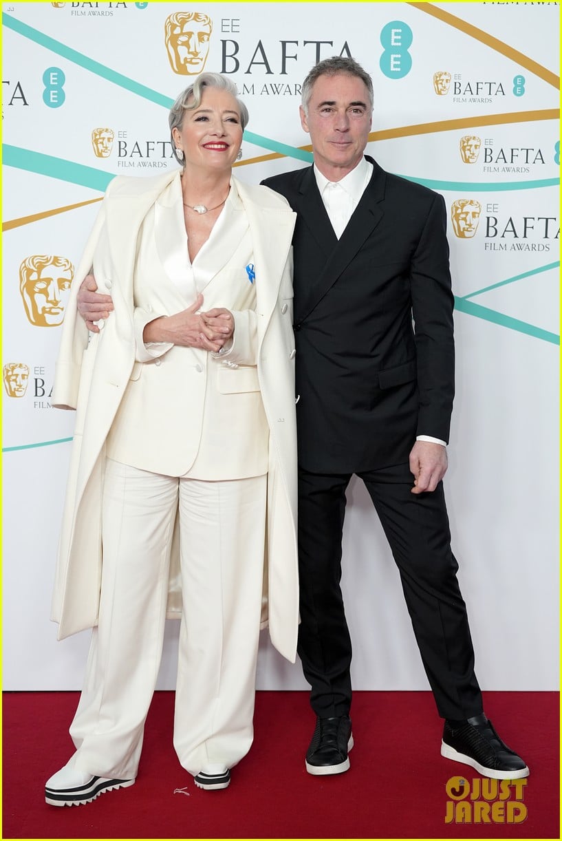 Why Are Celebrities Wearing Blue Ribbons at BAFTAs 2023? Meaning ...