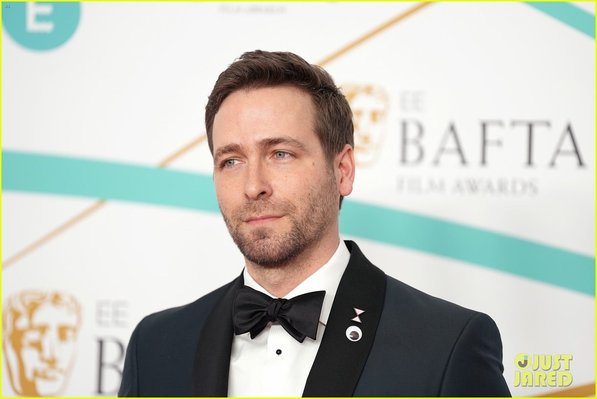 Why Are Celebrities Wearing Blue Ribbons at BAFTAs 2023? Meaning ...