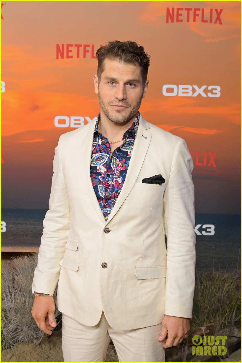 'Outer Banks' Cast Dresses Up for Season 3 Premiere of Netflix Hit ...