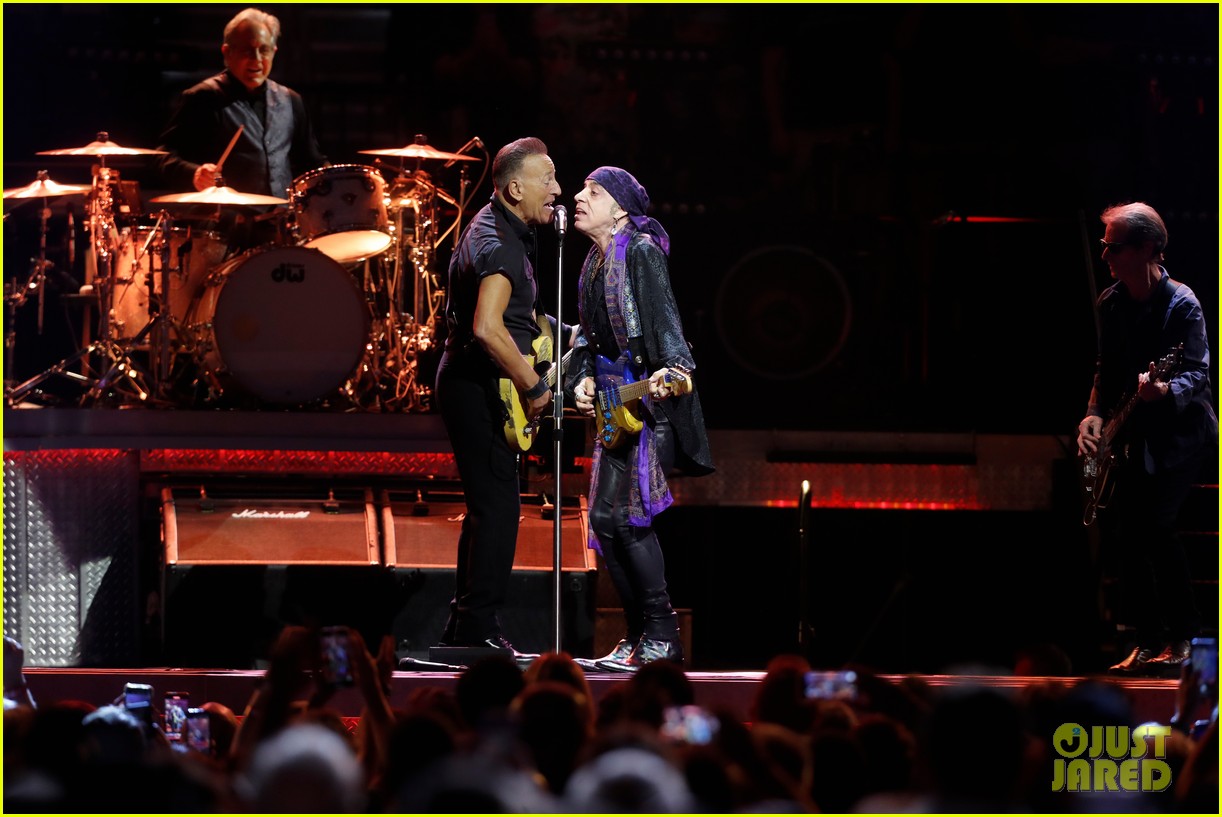 Bruce Springsteen Set List for 2023 Concert Tour Revealed After First ...