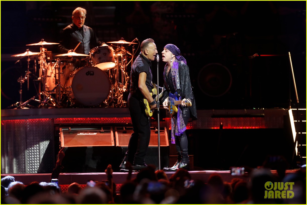 Bruce Springsteen Set List for 2023 Concert Tour Revealed After First ...